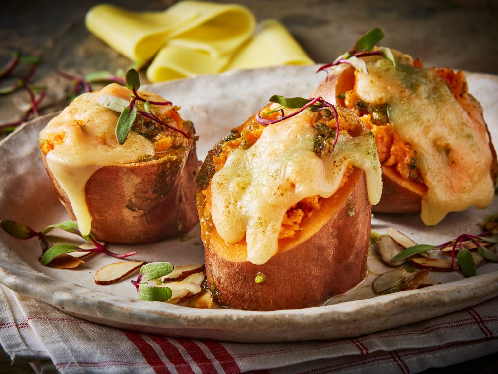 Camote relleno de queso manchego - Nochebuena